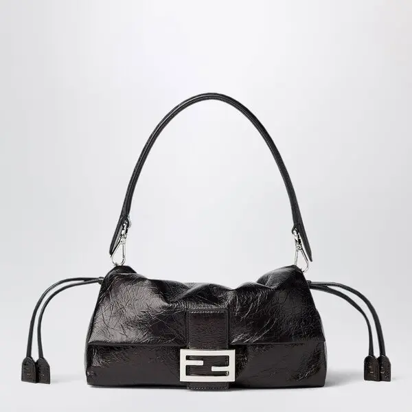 Fendi Soft Medium Baguette Bag In Crackled Leather - Black