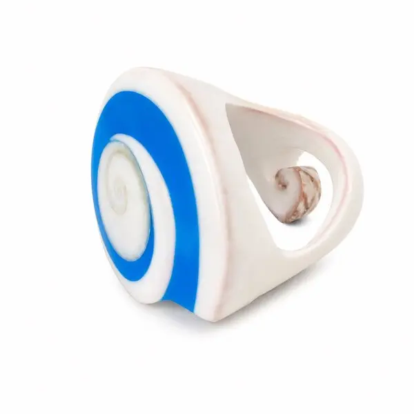 BELLUS DOMINA Blue / White Blue & White Spiral Sea Shell Ring