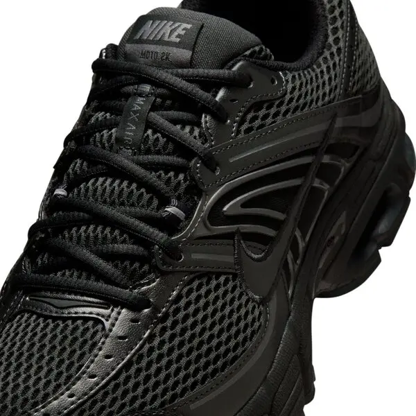 Nike Athletic Trainers - Black