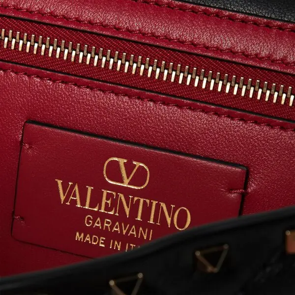 Valentino Garavani Quilted Leather Shoulder Bag With Rockstud Embellishment