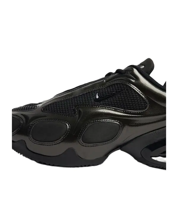 Nike Minimal Low Top Sneakers