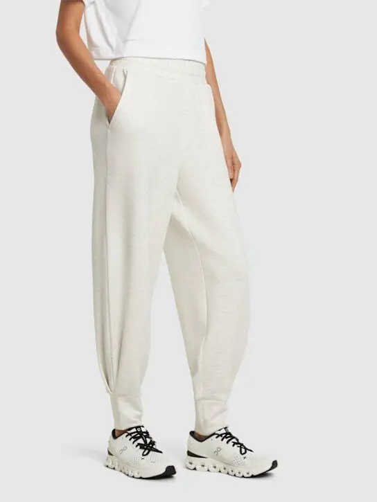 On Minimal Casual Sneakers