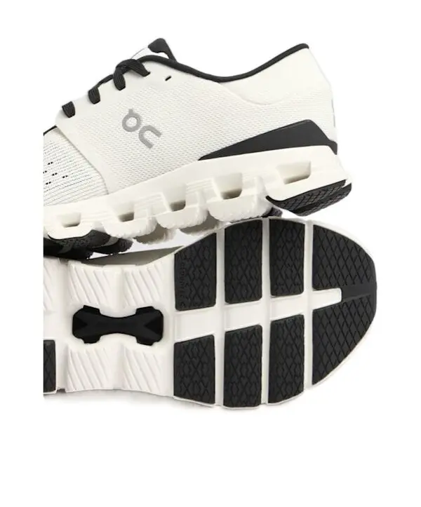 On Minimal Casual Sneakers