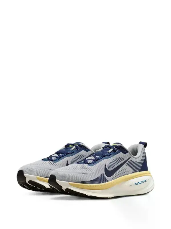 Nike Vomero 18 Sneakers