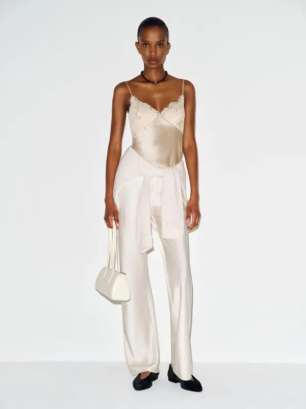 REFORMATION Blythe Silk Top With V-neckline And Lace Detail - Ivory