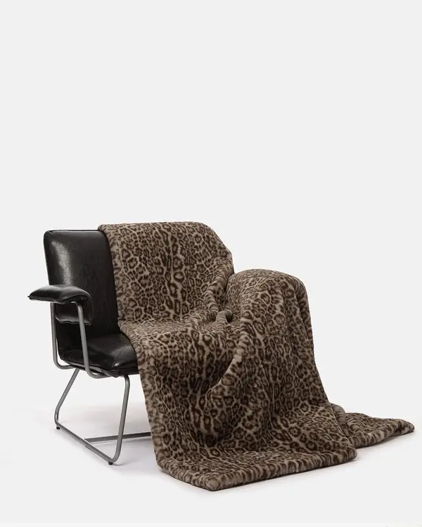 Apparis Brady Leopard Blanket - Light Leopard