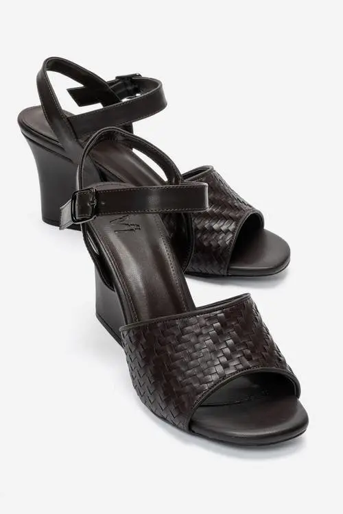 PROLOGUE SHOES Sylvar Slingback Wedge Sandal - Brown