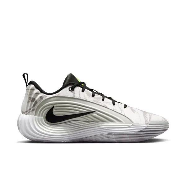 Nike Giannis Immortality Basketball Shoes - White