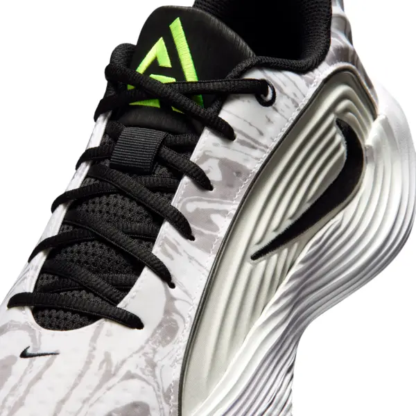 Nike Giannis Immortality Basketball Shoes - White