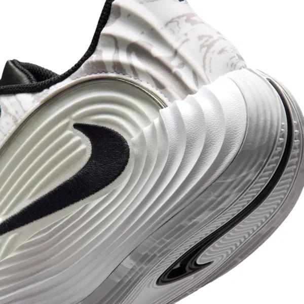 Nike Giannis Immortality Basketball Shoes - White