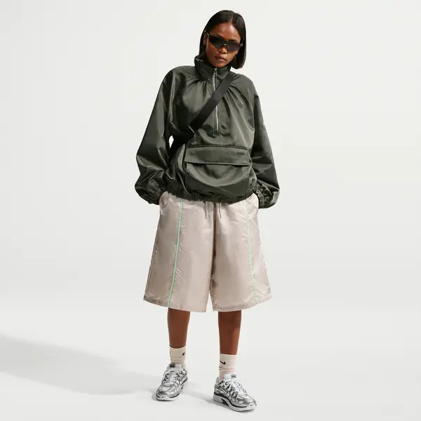 Nike Sportswear Loose Mid-rise Woven Shorts - Brown