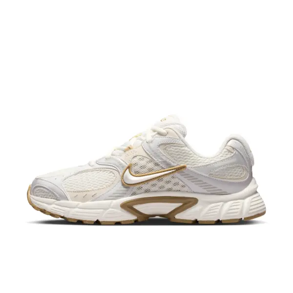 Nike V5 Rnr Shoes With Reflective Accents - White