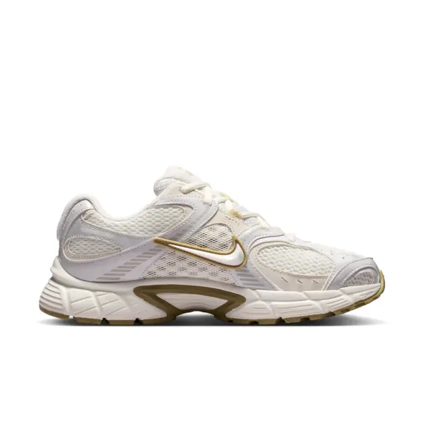 Nike V5 Rnr Shoes With Reflective Accents