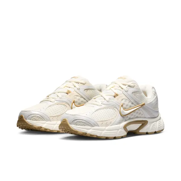 Nike V5 Rnr Shoes With Reflective Accents