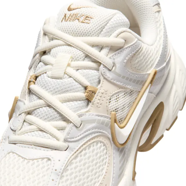 Nike V5 Rnr Shoes With Reflective Accents