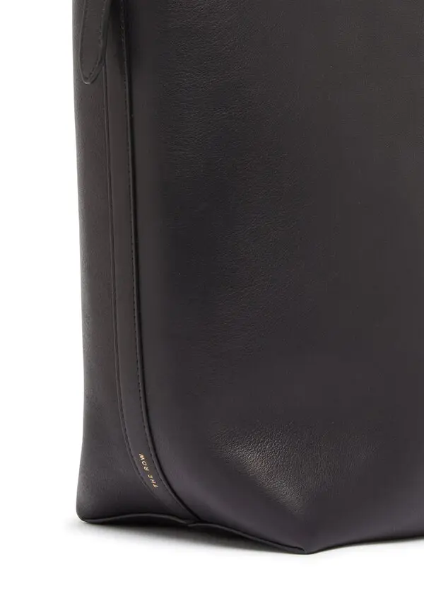 THE ROW Medium N/s Park Slim Shoulder Bag - Black