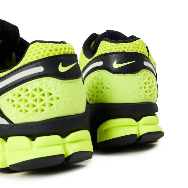 Nike Lowtop Laceup Running Sneaker