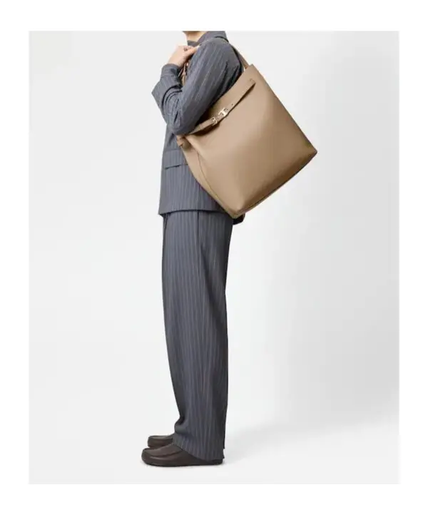 TOD'S Solid Color Single-shoulder Bag