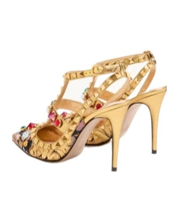 Valentino Garavani Rockstud Embellished Pointed Toe Pumps - Nude