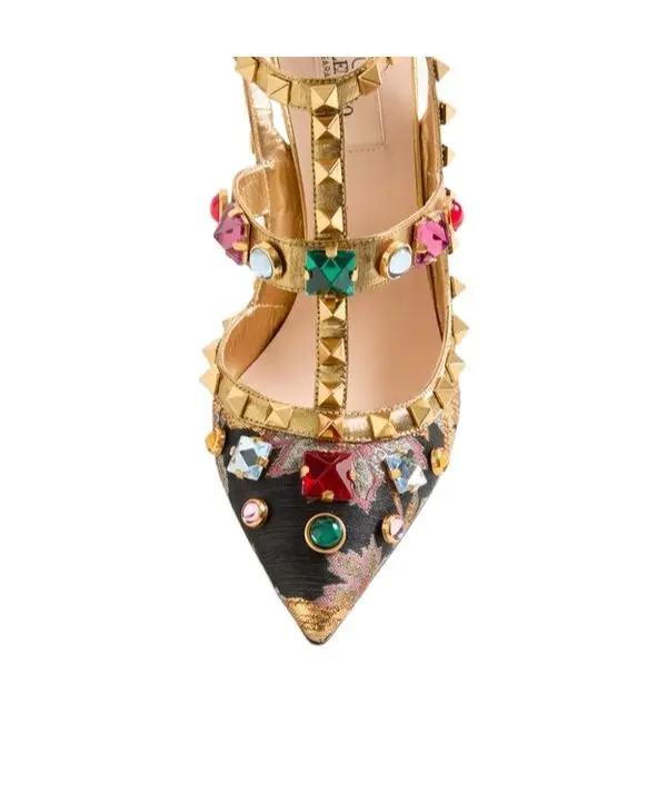 Valentino Garavani Rockstud Embellished Pointed Toe Pumps - Nude