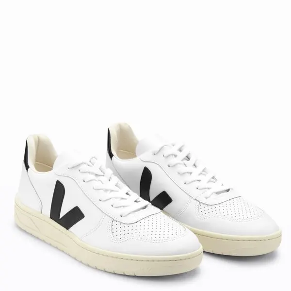VEJA Leather Lace-up Sneakers - No