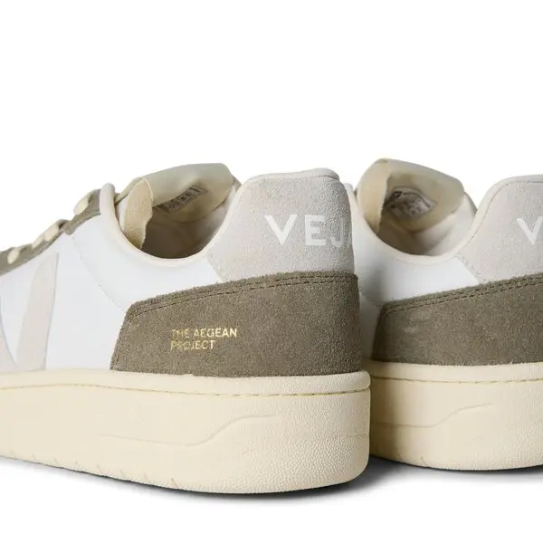 VEJA Leather Low-top Trainers - Nude
