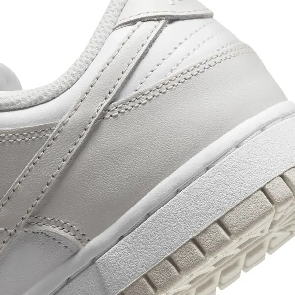 Nike Lowtop Laceup Sneaker