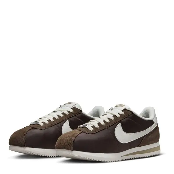 Nike Retro Low Top Casual Sneakers