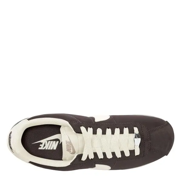 Nike Retro Low Top Casual Sneakers