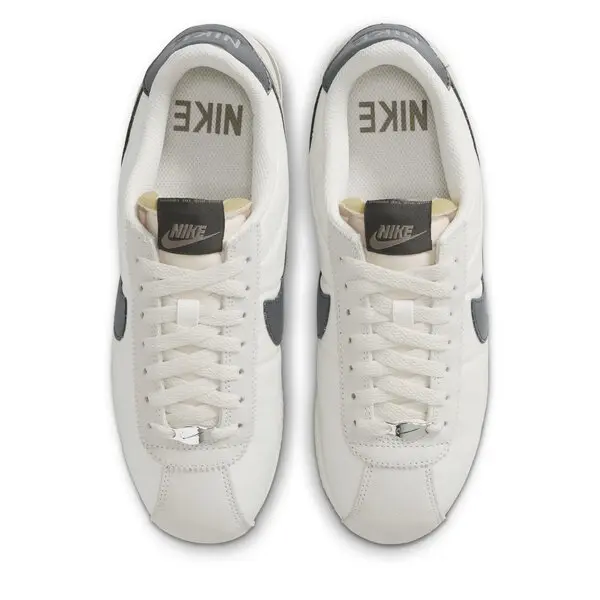 Nike Retro Low Top Casual Sneakers - White