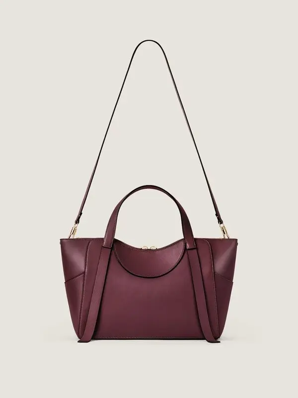 Givenchy Medium The Snatch Bag In Grained Leather