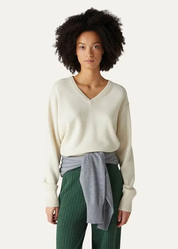 Loro Piana V-neck Cashmere Long-sleeved Sweater