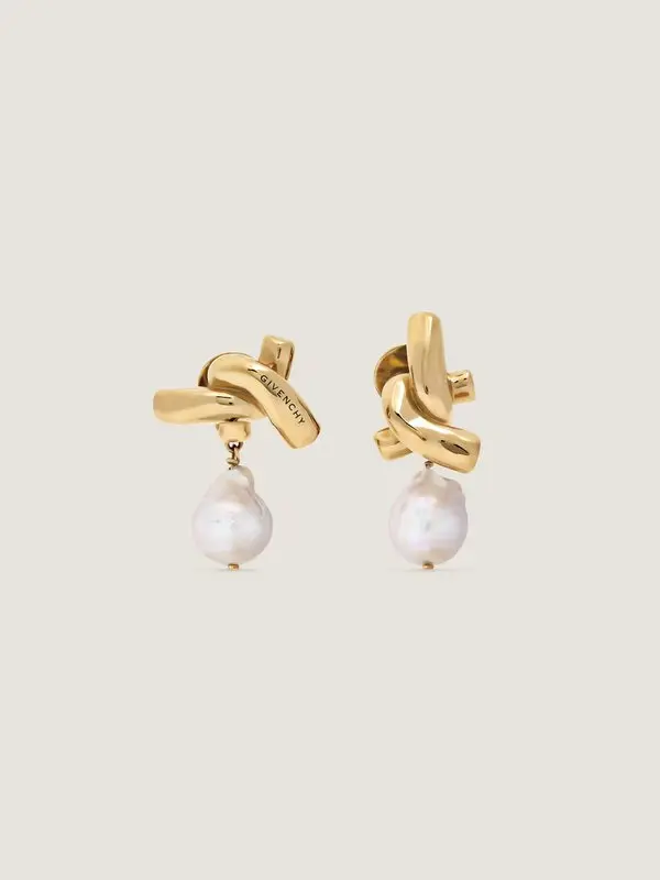 Givenchy Chain Link Asymmetric Earrings In Metal And Pearl