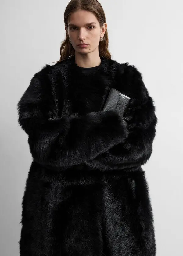 TOTEME Short Silky Shearling Coat