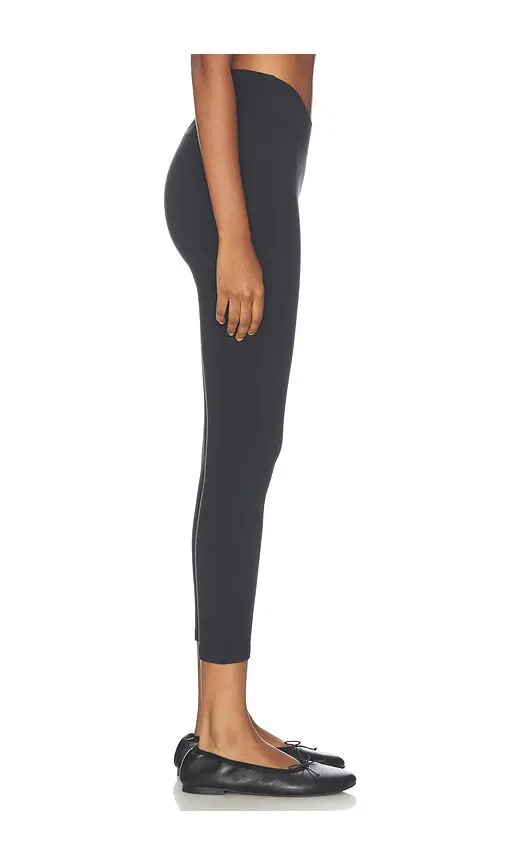 437 The Cropped Legging