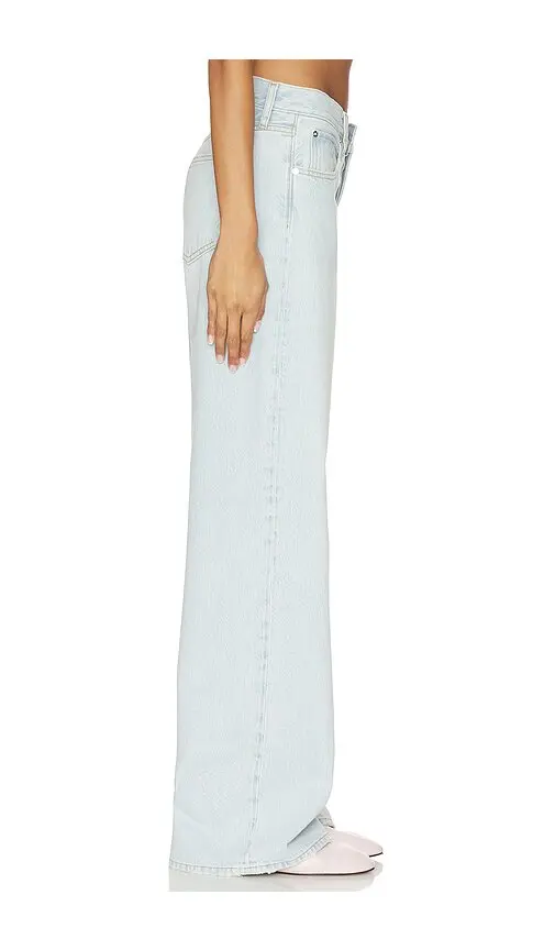 FRAME The Pixie Petite Leo Jeans In Denim-light