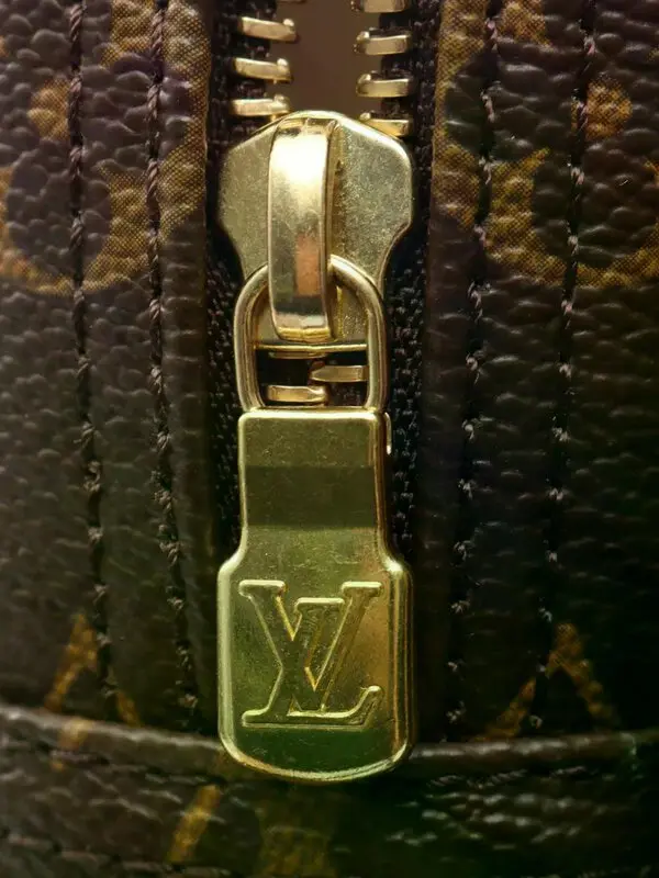 LOUIS VUITTON 2005 Monogram Reporter Pm Crossbody Bag