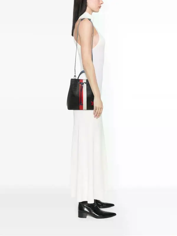 LOUIS VUITTON 2018 Epi Neonoe Mm Bucket Bag