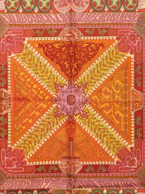 Hermès 2000-2026 Sur Un Tapis Volant Silk Scarf 90 Scarves - Orange
