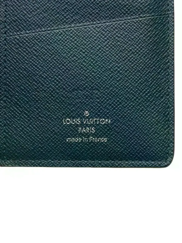 LOUIS VUITTON 2015 Taiga Portefeuille Brazza Bifold Wallet Long Wallets