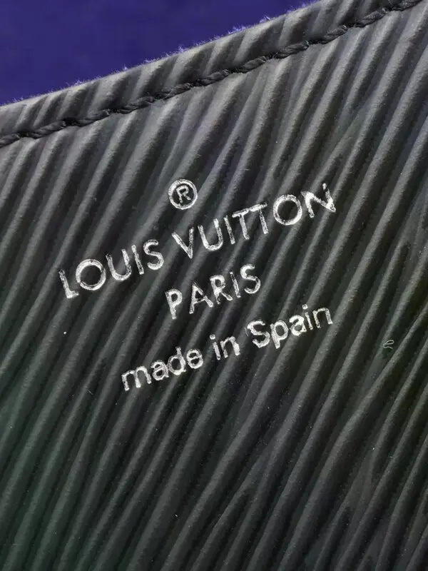 LOUIS VUITTON 2010-2026 Epi Buci Crossbody Bag