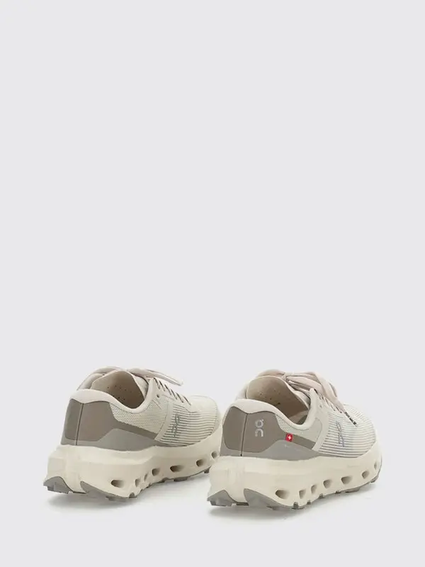 On Bicolour Lightweight Cushioned Cloudvista 3 Trainers