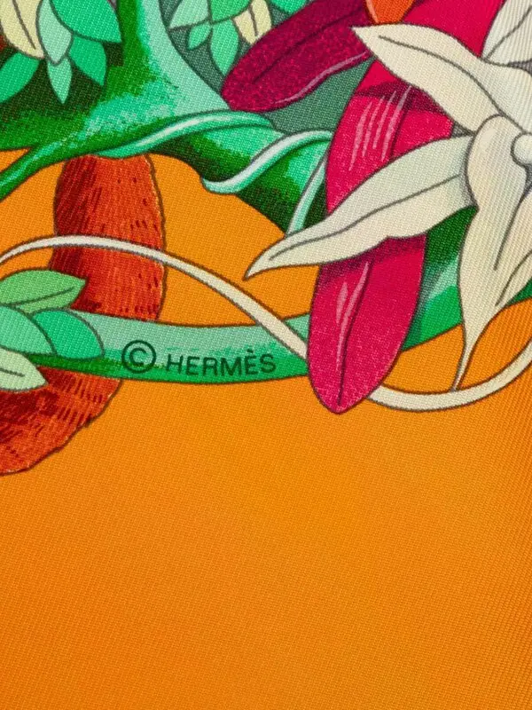 Hermès 2000-2010 Au Coeur De La Vie Silk Scarf 90 Scarves - Green