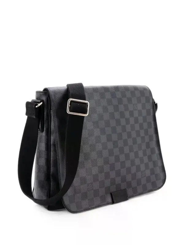 LOUIS VUITTON Damier Graphite Gm Messenger Bag