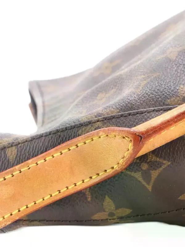 LOUIS VUITTON Monogram Canvas Gm Shoulder Bag