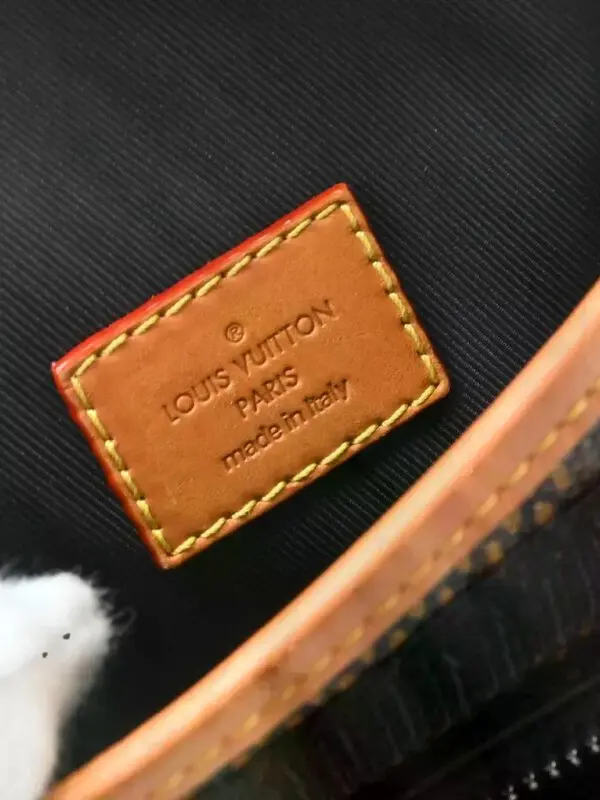 LOUIS VUITTON 2020 Giant Amazon Crossbody Bag