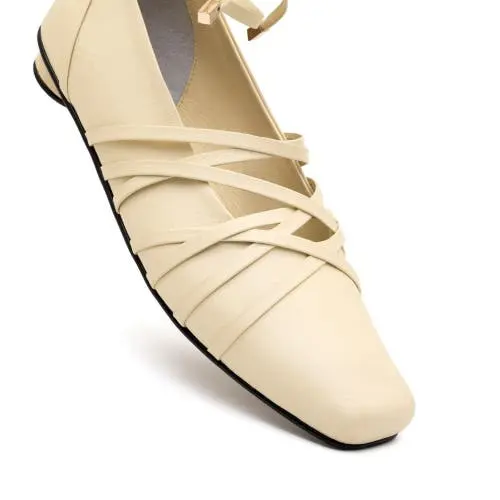 ALTA Sofia Leather Flats - Butter