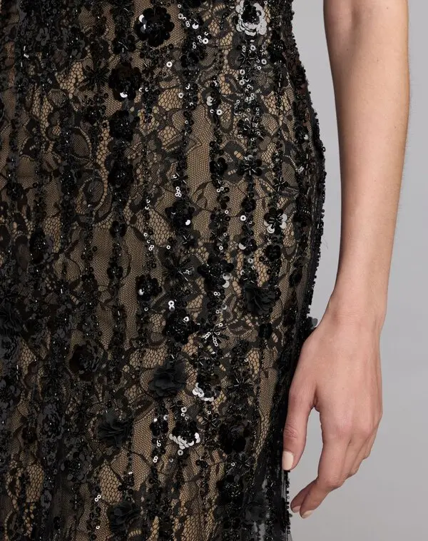 MAC DUGGAL COLLECTION Embellished Lace Halter Neck Mermaid Gown