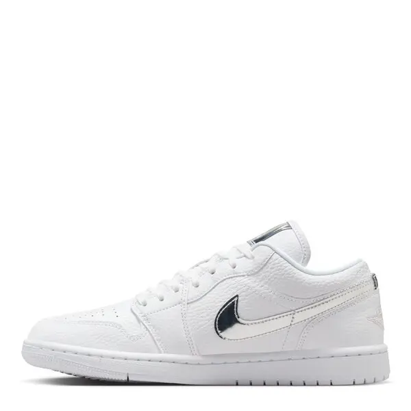 Nike Low Top Sneakers - No