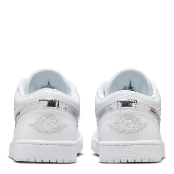 Nike Low Top Sneakers - No